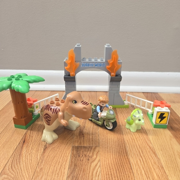 Lego | Toys | Lego Duplo Jurassic World T Rex And Triceratops Dinosaur ...